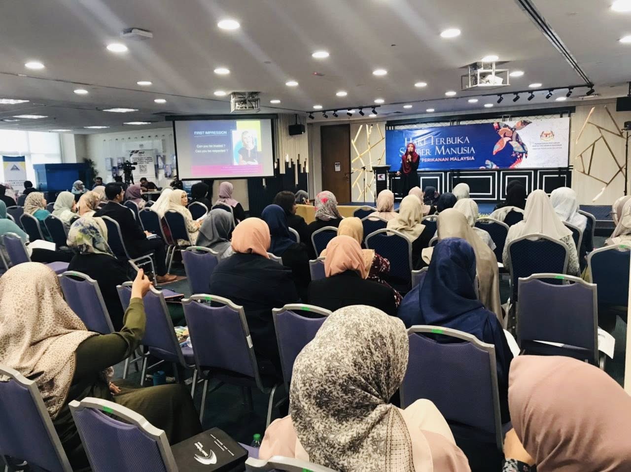 Kursus Imej dan Keterampilan Diri : Serlahkan Auramu Jabatan